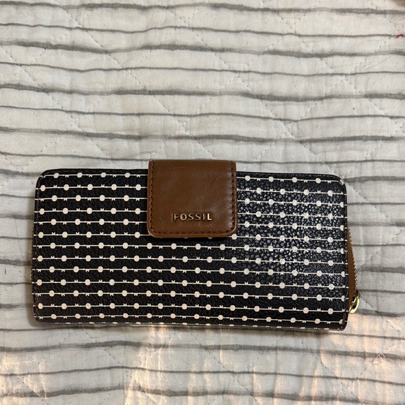 Fossil | Bags | Fossil Black And White Dot Pattern Wallet | Poshmark
